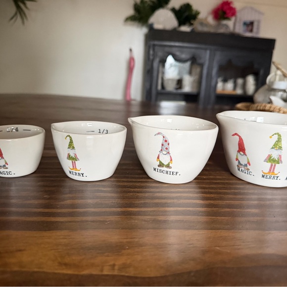 Rae Dunn | Kitchen | Rae Dunn Vhtf Gnome Measuring Cups Set Only Used ...